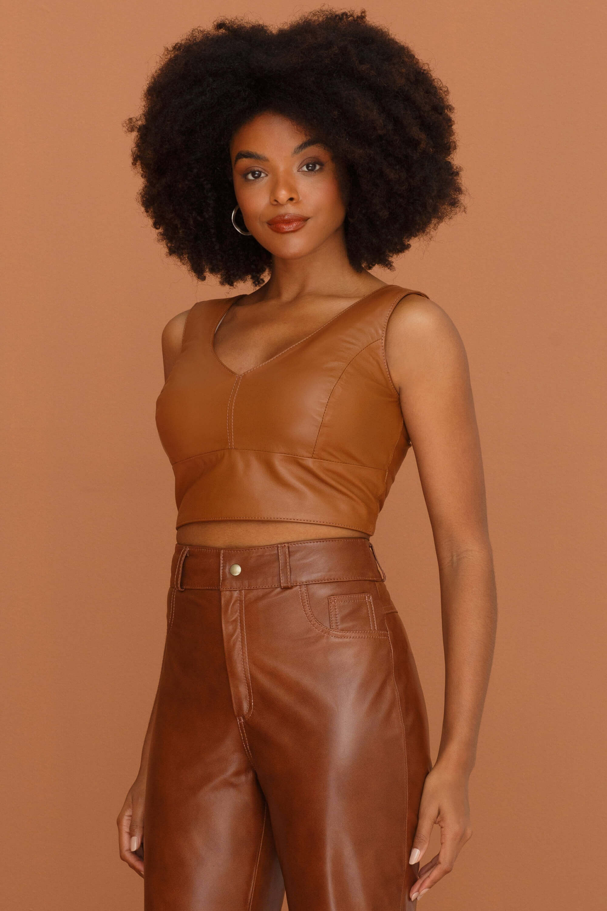 Top Nai de Couro Pelica Trape Caramelo